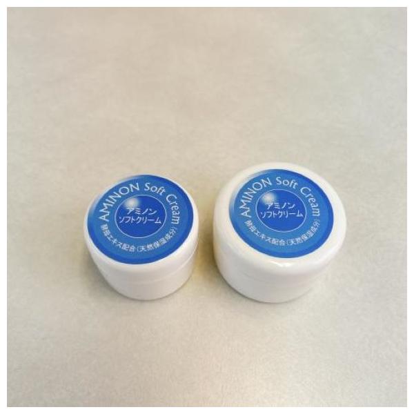 製造元が変わり、成分の酵母発酵液等が変更されました。　　　使用感は軟膏からクリーム状になりました。皮膚にやさしい植物性油分と酵母エキスを配合した、うるおい効果の高いクリームです。なめらかに伸び、皮膚を守ります。適量をお肌にすり込むようにお使...