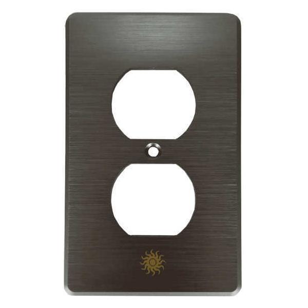 【発売日：2023年03月03日】軽量高剛性で振動の減衰特性に優れたアルミニウム合金(ジュラルミン)製、前作「AI20」から加工精度をより一層向上。■材質：アルミニウム合金■表面仕上：ヘアライン仕上■外寸：116.0 × 71.0 × 4....