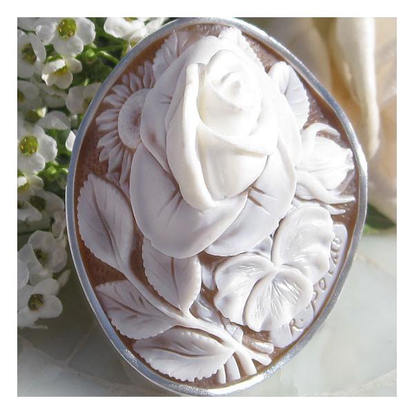 【カメオの素材】サードニクスシェル【カメオのサイズ】49 x 38 mm【製品サイズ】50 x 39 mm【カメオの作家】Rachele Porzio (ラケーレ・ポルツィオ)【カメオの作者証明】カメオにサイン彫刻がございます。作者証明書が...