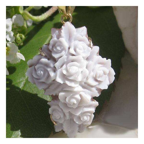 【カメオの素材】サードニクスシェル【カメオのサイズ】26 x 19 mm【製品サイズ】33 x 19 mm【カメオの作家】Raffaele Pernice (ラファエレ・ペルニーチェ)【カメオの作者証明】カメオにサイン彫刻がございます。作者...