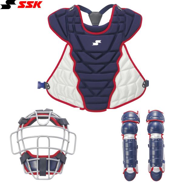 メーカー：SSK（エスエスケイ）メーカー型番：CGSET26NS■カラー：(7095)NY/SLV ■サイズマスク：平均650gプロテクター：A440mm×B520mm/400g平均レガーズ：A375mm×B650mm/550g(片足)■素...