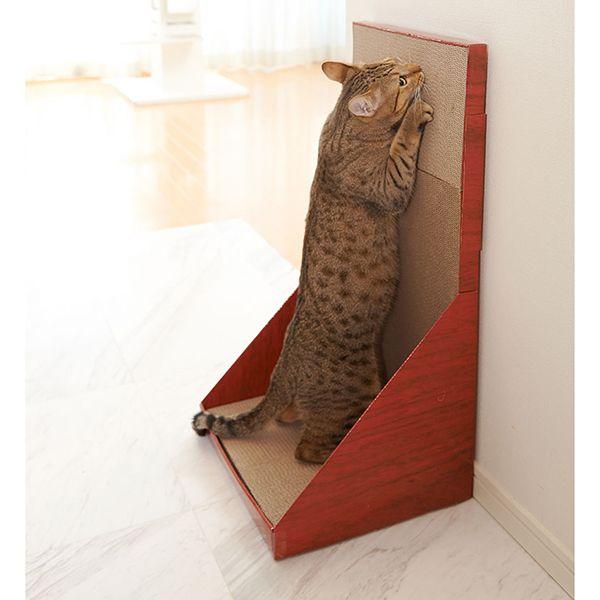 エイム　クリエイツ ガリガリウォール  /ネコちゃん工学に基づいた設計！高さは楽々71センチ。壁や柱をキズつけません。削りカスは飛び散りにくく底面スベリ止めシール、またたび付き。 サイズ・700×350×320mm　 モコペット