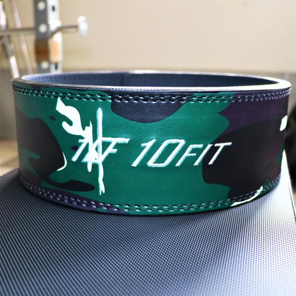 10FIT　レバーアクションベルト（レバーバックルベルト）　迷彩柄　TE-105PUレザーを使用。筋トレ、フィットネス、ボディビル、ウエイトリフティングなどのトレーニングに使用ください。10FITのロゴを刺繍加工。スクワット、ベンチプレス、...