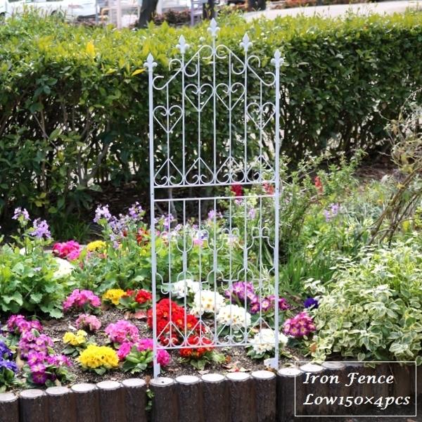 端正なデザインが美しい英国風のアイアンフェンス（スチールフェンス）です。蔦のからみやすいデザインなので、ゴーヤやキュウリでグリーンカーテンにしても◎。高さ150cmのロータイプは、隣家との境界線に使うと、視線を遮りすぎることなく毎朝のご挨拶...