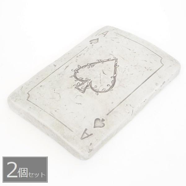 トランプのモチーフがおしゃれな樹脂製ステップストーン2個セットです。 サイズ（約）：幅18×奥行27×高さ3cm重量（1個/約）：5.2kg素材：レジン 注意事項・サイズ・重量・色味・塗装ムラなど多少の個体差があります。メーカー許容とさせて...