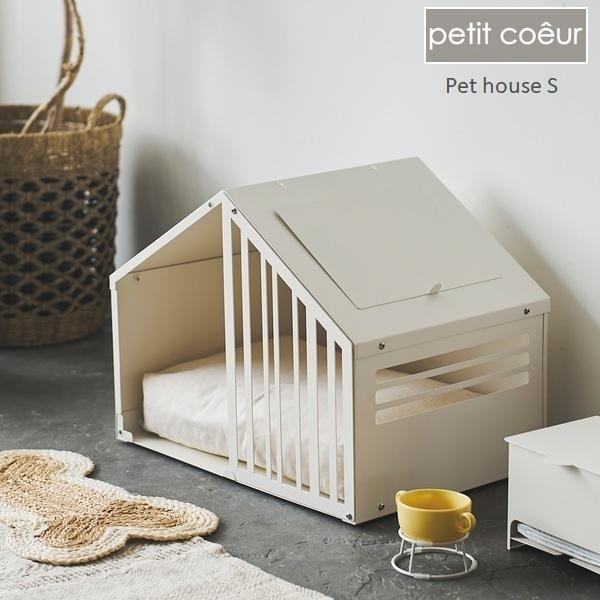 外壁にも使われるガルバリウム鋼板で作った、おしゃれなペットハウスです。段差がないので怖がりな子にも安心です。正面のストライプ状の部分は左右どちらでも取り付けられ、外しても使えます。側面の通気スリットも左右どちらでも取り付け可。屋根にはお世話...