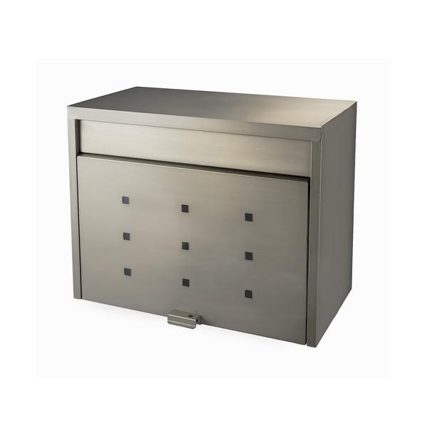 【発売日：2016年01月21日】住宅と調和するモダンなデザインの郵便ポストです。 幅が広いのA4はもちろん、B４サイズの封筒や回覧板、雑誌がらくらく入ります。市販の南京錠を取り付けることか可能です。郵便ポスト　前入れ・前出し　ポール対応メ...