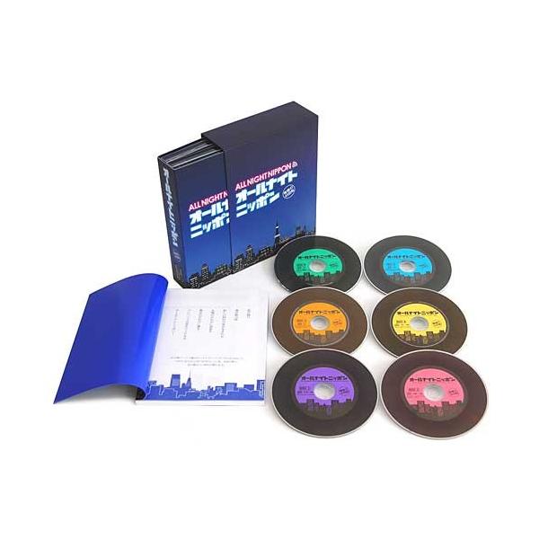1967年10月の放送開始から現在まで、深夜放送をリードし続ける人気番組「オールナイトニッポン」の45周年を記念したCDボックス。番組開始時期より80年代後半まで、45回転ドーナッツ盤がラジオを通じてヒットを生み出していた時代の、今も輝き続...