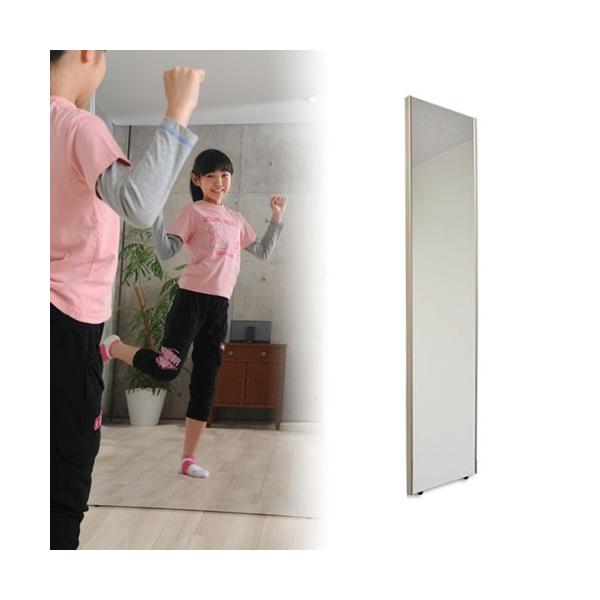 割れない鏡 リフェクス軽量安全フィルムミラーは鏡面がフィルム製の特殊な鏡。ガラス鏡の1/6の軽さで持ち運びも自由自在。転倒してもガラス鏡のように割れる心配がありません。反射率もガラス鏡同等で明るく鮮明に映ります。フィルムだからといってシワが...