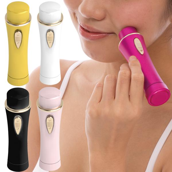 持ち運びにも便利なお肌にやさしいミニサイズの防水シェーバー。LED付きで暗い場所でのお手入れも安心です。2枚刃の回転構造で剃り残しも少なく、剃りにくいうぶ毛も軽く滑らすだけでスムーズにカットできます。肌が触れる部分は24金メッキでお肌の弱い...