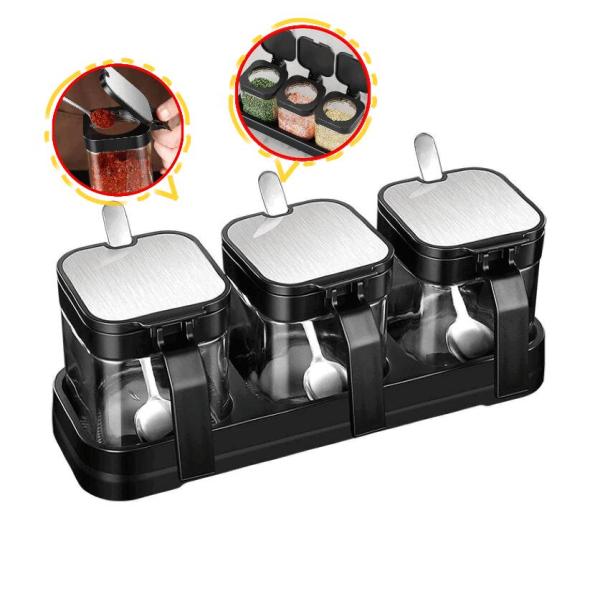 調味料やスパイスの収納に適した密閉ボトルです。無鉛ガラスとステンレス蓋を使用しています。セット内容はボトル3個、ステンレススプーン3個、ベース1台です。蓋とスプーンは別設計で、広口で出し入れしやすくなっています。強力な密閉性で防湿効果があり...