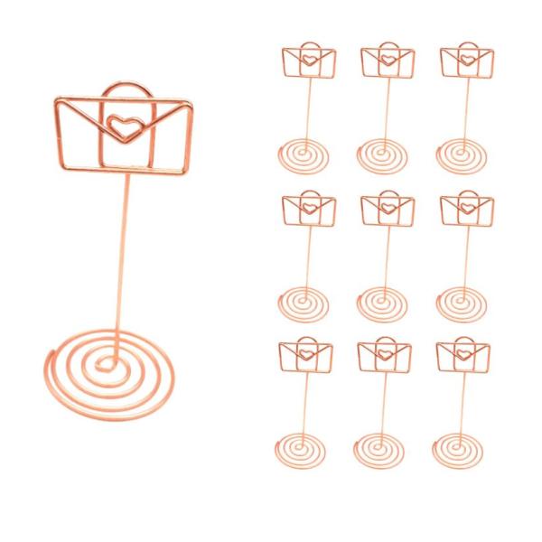 デスク上で名刺や写真、テーブル番号カードなどを表示できる金属製クリップホルダー10個セットです。素材は鉄、カラーはゴールドです。シンプルなデザインでオフィスやイベント会場、家庭など幅広いシーンで使用できます。会議での名刺表示、飲食店のテーブ...