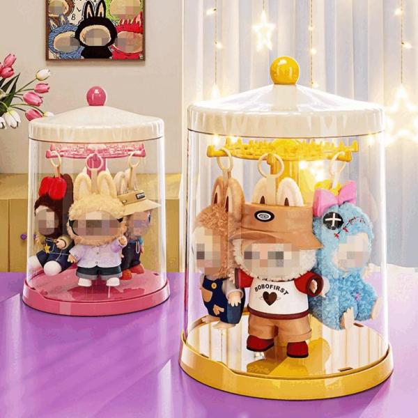 POPMART「THE MONSTERS Exciting Macaron」シリーズのLABUBU(ラブブ)フィギュア用の回転式ディスプレイボックスです。防塵カバーが付属し、インテリアとしてもお楽しみいただけます。ABSとPET素材でできた...