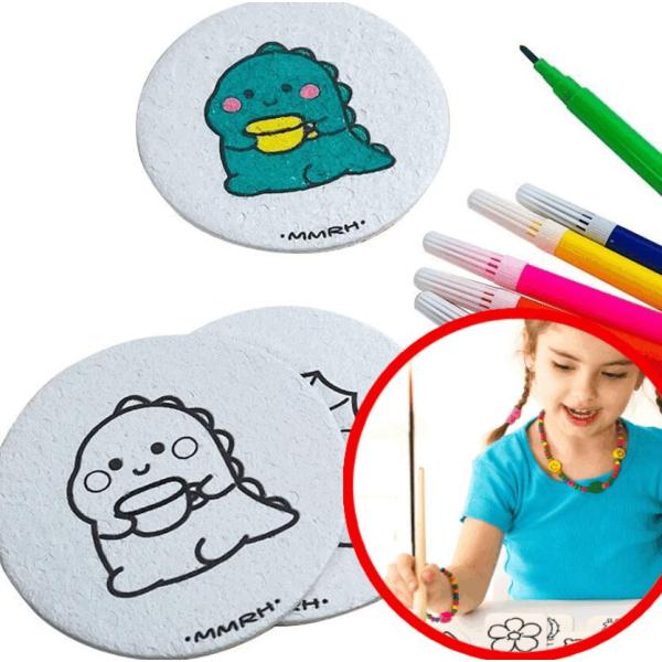 発泡絵の具で平面から立体へ変化するお絵かきが楽しめるDIYキットです。木質パルプと綿のスポンジに描画し、水を含ませると発泡して立体化します。素材は木質パルプ繊維70%、綿30%です。サイズは70mm×70mm、厚さ1mm(水浸時6mm)です...