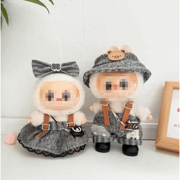 Labubu(ラブブ)キャラクター用のカップルセットドール服です。坐る派対シリーズのネオブライドデザインをグレーとホワイトでお届けします。布製の衣装で、Labubuの1・2・3世代(約17cmサイズ)に対応しています。単品でも他の衣装と組み...