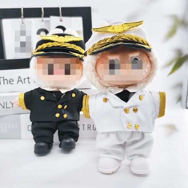 Labubu専用のパイロット風コスプレ衣装6点セットです。キャップとネクタイが付属し、本格的な機長ルックを再現できます。素材は布製のブレザー素材を使用しています。Labubuの1・2・3世代に対応し、17cmサイズの人形の着せ替えが可能です...