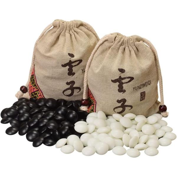 布袋、硬質ガラス新生碁石、PU碁盤を含む携帯型囲碁セットです。両面碁石は直径21.5mm、厚さ9mmで両面使用可能です。硬質ガラス製で耐久性があります。PU碁盤は軽量で携帯に便利です。サイズは手作業のため誤差が生じる場合があります。モニター...