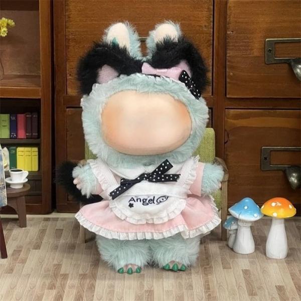 ラブブ用17cmサイズのぬいぐるみ向け、猫耳と猫しっぽ付きメイド服の着せ替えセットです。ドレス、エプロン、猫しっぽ、フィッシャーマンズハットが含まれます。素材は綿とポリエステルを使用しています。17cmのぬいぐるみに対応したサイズです。サイ...