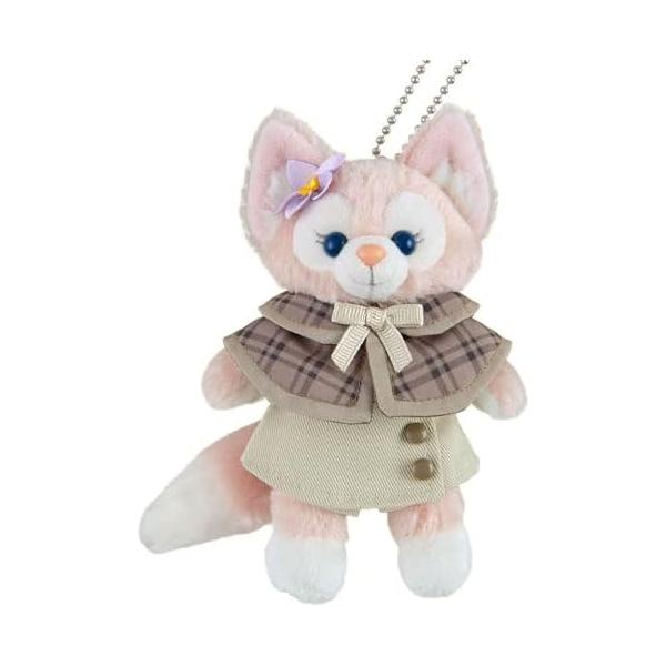 ダッフィーのお友達、リーナベルがキツネのコスチューム姿になったぬいぐるみバッジです。前から見るとスカートのように見える可愛らしいデザインが特徴です。素材はポリエステルとフェルト生地、金属部品を使用しています。サイズは約縦5cm×横4cmです...