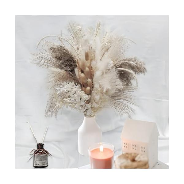 45cmのフェイクパンパスグラスは、ハンドメイドで作られたドライフラワーです。ベージュの色調がモダンや北欧風のインテリアに合い、リビングや玄関の装飾に適しています。ポリエステルと鉄を使用した柔らかく折れにくい仕様です。DIYに対応し、カット...