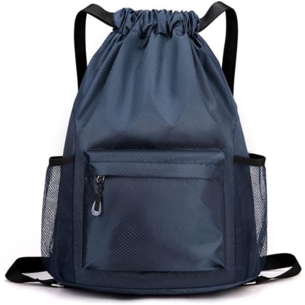 軽量で丈夫な大容量ナップサックです。ジムバッグとしても使え、通学やトレーニングに適しています。ナイロンと高密度オックスフォード生地を使用しています。ジップポケットやスマホポケットなどの機能があります。MサイズとLサイズの2種類があります。サ...