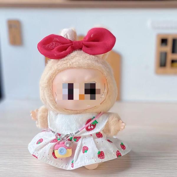 POPMARTの人気キャラクターLABUBU（ラブブ）の17cmサイズぬいぐるみ用の手作り着せ替え服セットです。デニムオーバーオールと帽子で、お人形のおしゃれをお楽しみいただけます。素材は綿100％とポリエステルを使用しています。サイズは1...