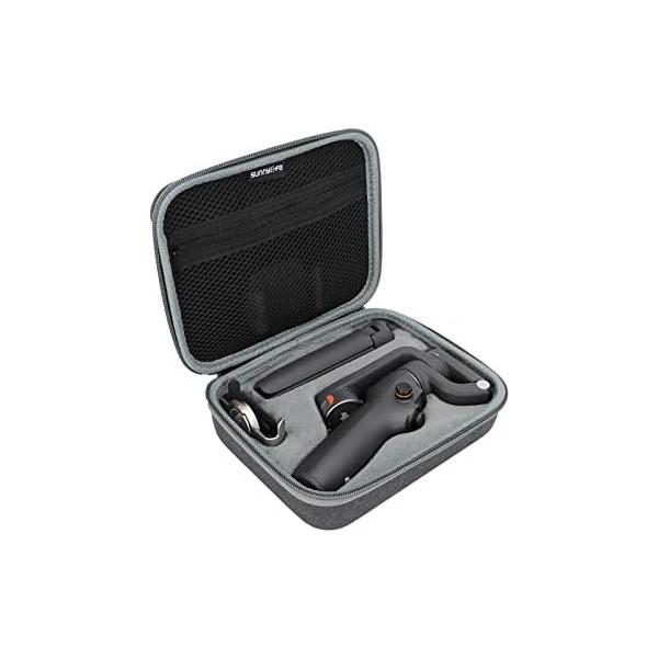 DJI RS3 Miniに合わせたポータブルなハードシェルケースです。雲台や三脚、各種アクセサリーをまとめて収納できます。外側はナイロン、内側はEVA素材を使用し、衝撃から機器を保護します。ハンドルと調節可能なショルダーストラップが付き、携...