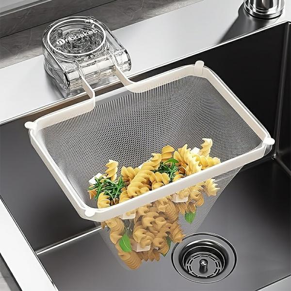 キッチンや洗面所の排水口に設置するレザー製のゴミ受けフィルターです。強力な吸盤でシンクにしっかり固定できます。軽量で丈夫なレザー素材を使用しています。サイズは約18cm×10cmです。サイズは手作業によるため誤差が生じる場合があります。モニ...