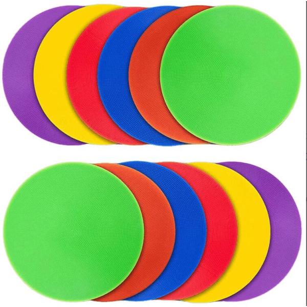 スポーツやダンスのトレーニングに使用するカラフルな地面マーキングツールです。6個セットで、PE素材のフラットコーンドット形状です。滑り止め付き底面で安定し、屋内・屋外で使用できます。フットボールやバスケットボールのアジリティ練習、ダンスのス...