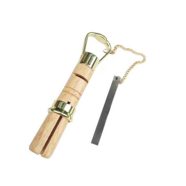 ビリヤードキューのメンテナンスに必要な多機能ツールセットです。天然木製で、サイズは約17cmです。チップの研磨、シャンクの修正、ティップのプレス作業に対応しています。商品の色は、撮影環境やモニター設定により実物と異なる場合があります。