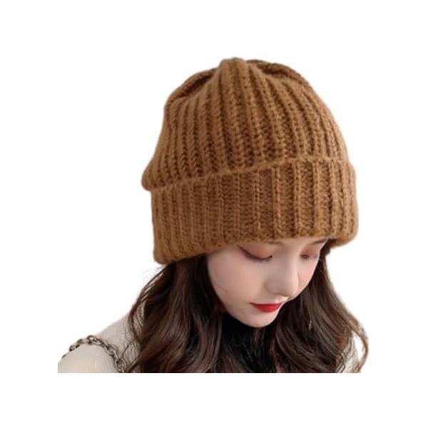 伸縮性があり頭にフィットする、ルーズなシルエットのニット帽です。メンズ・レディース共に使用でき、秋冬の防寒に適しています。アクリル素材で柔らかく、頭回り55cm~65cm、縦の長さ30cmの大きいサイズです。通勤や通学、日常使いなど多様なシ...