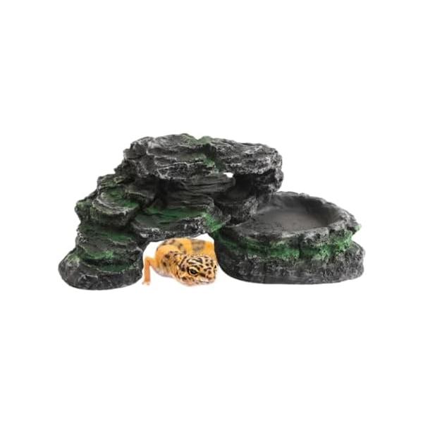 樹脂製の爬虫類・両生類用ウェットシェルターです。隠れ家としての機能に加え、湿度維持や脱皮サポートをします。自然な岩場風のデザインで飼育ケースの景観を整えます。上部のくぼみは水入れとして保湿に利用可能です。軽量で丈夫な樹脂素材で、水洗い可能で...