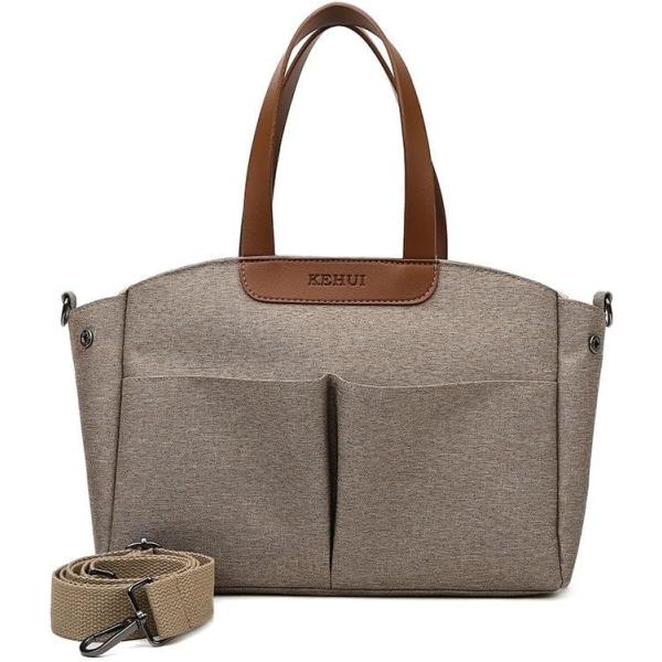 通勤や育児に便利な3WAY対応のマザーズトートバッグです。手提げ、斜めがけ、ベビーカーへの装着が可能です。内部に9つのポケットがあり、アルミ保温保冷ポケットを搭載しています。高密度オックスフォード生地を使用し、軽量で撥水機能があります。サイ...