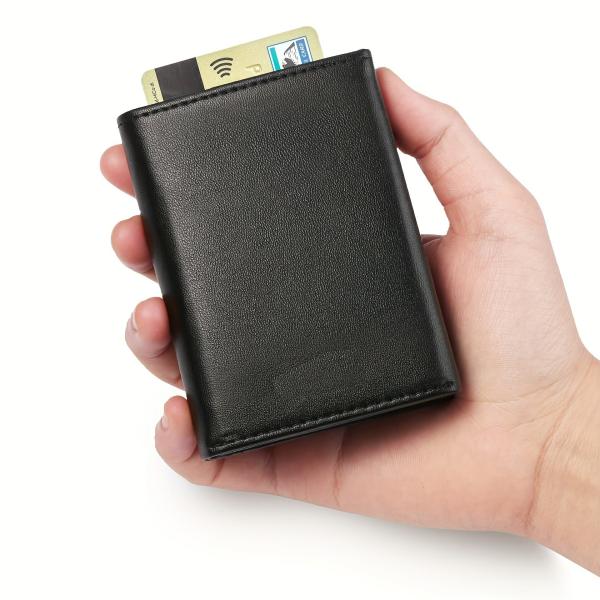 メンズ向けのコンパクトな折りたたみレザー財布です。カードや小銭の整理に便利な多機能設計で、日常使いや通勤に適しています。合成レザー製で軽量です。カードスロット、丸型ジッパー、箱型小銭入れを備えています。サイズは幅約11cm×高さ約9.5cm...