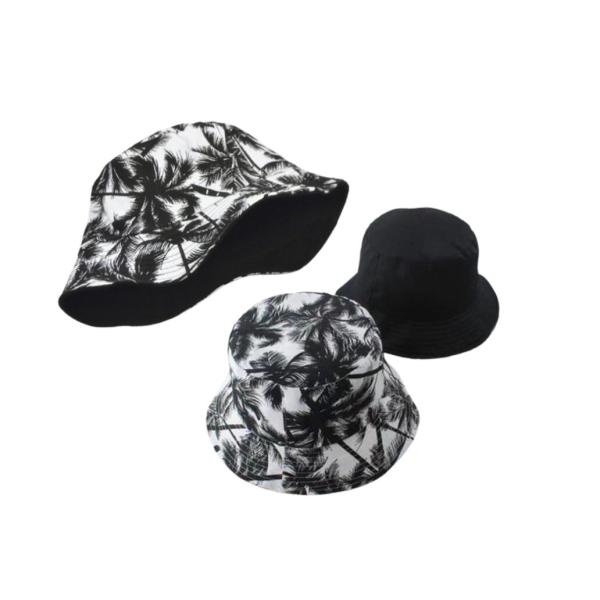 男女兼用のUVカットバケットハットです。リバーシブルデザインで2通りのスタイルをお楽しみいただけます。綿100%素材で軽量です。折りたたんで収納できます。頭周りは約56-58cm、ツバは約6.5cmです。