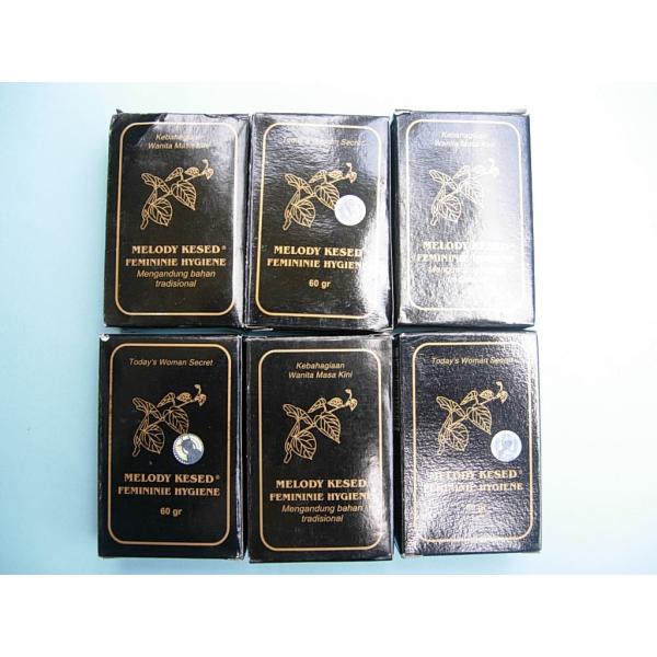 素  材：天然素材100％ 生産地：インドネシア バリ島     縦×横×高さ  重さ（グラム） 寸  法： 7.0cm×4.5cm×2.cm  固形量60ｇ 商品詳細 ジャムゥソープ商品詳細 オリモノの不快な臭い、脇の下や足の消臭、しみ・...