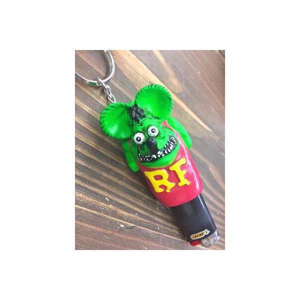 Rat Fink アメリカン雑貨 ラットフィンク グッズ ライターキーパー GO キーホルダー-ST0065100円ライターを キーホルダーに付けちゃいましょう!! ラバー製で多少の伸縮可能なので、だいたいの 100円ライターが取り付け可能...