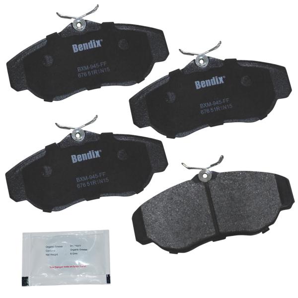 商品名: Bendix プレミアム銅フリー CFM676 セミメタリック ブレーキパッド(フロント) Bendix Priority1 CFM676 Semi-Metallic Front Brake Pads for Land Rover...