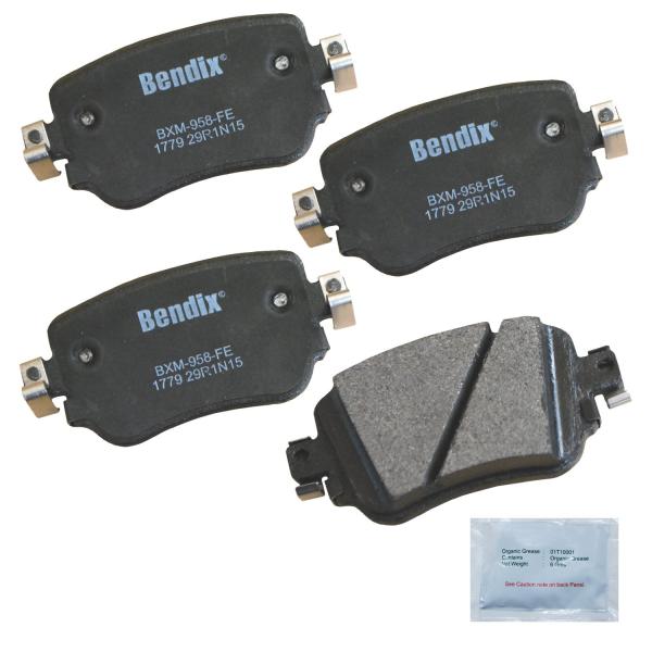 商品名: Bendix プレミアム 銅フリー CFM1779 セミメタリック ブレーキパッド (後部) Bendix Priority 1 Semi-Metallic Rear Disc Brake Pad Set for Audi Q3 ...
