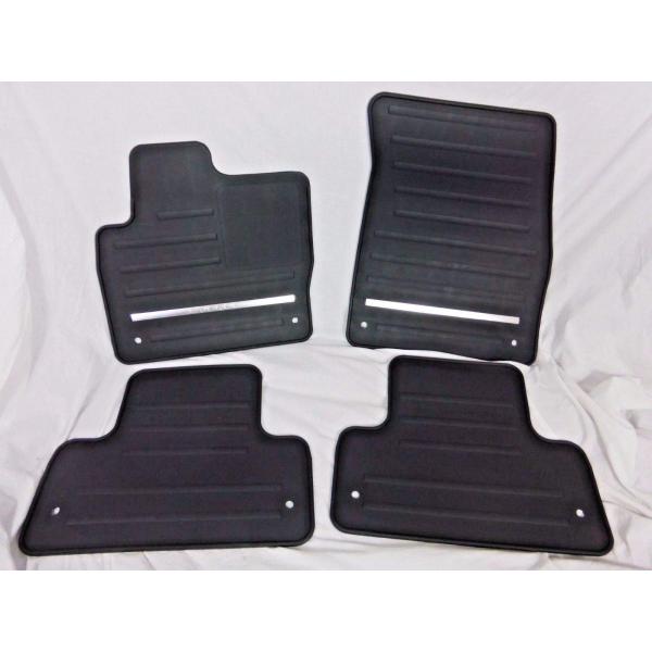 商品名:  EuroActive Land Rover OEM Range Rover Evoque L551 2020+ Black Rubber Floor Mat Set LHDブランド: EuroActive重量: 5443g商品番...
