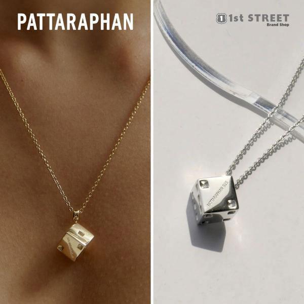 ※こちらはアウトレット商品です※タイ語で ”運命” を意味する ”Chata" からインスパイアされた、ユニークなサイコロ型のネックレスです。【お手入れについて】本品は繊細な素材を使用しておりますので、お取り扱いにはご注意ください。経年変化...