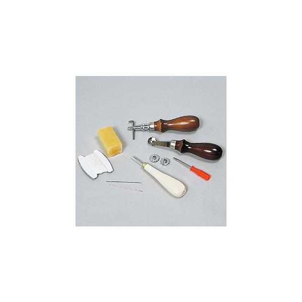 ◆ベーシックな手縫いスターターキットです。◆レザークラフトの手縫いに必要な基本的なものが揃っています。※取り寄せ商品の為、発送まで5日〜1週間ほどお時間をいただきます。＜セット内容＞◇ステッチルレット：1◇ステッチンググルーバー：1 ◇菱ギ...