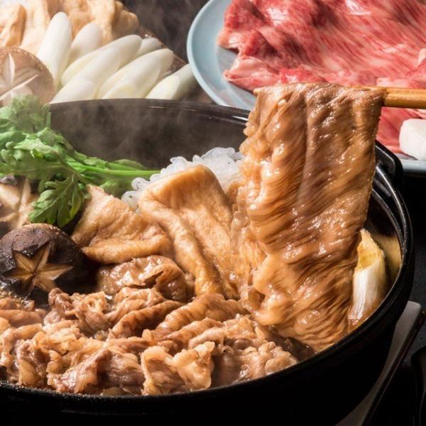 近江牛霜降りすき焼き用。滋賀県名物の丁子麩とこだわりの割り下をセットに。口の中で融ける上質な脂をご堪能下さい。内容量：近江牛肩ロース薄切りすき焼き・しゃぶしゃぶ用500ｇ（4〜5人前）／丁子麩1袋／割り下440ｇ賞味期限：冷凍保存で30日間