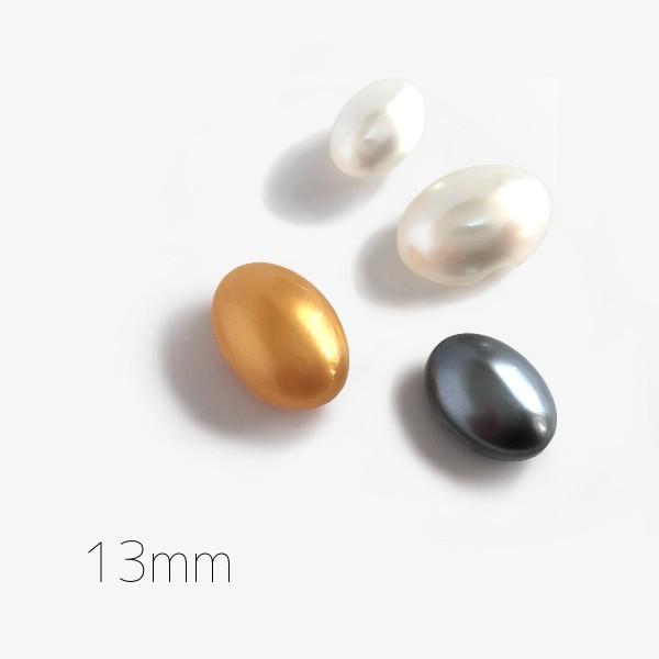 【発売日：2010年02月01日】パール調のしっとりとした光沢がきれいなイミテーションパールのボタンです。珍しい楕円（オーバル）型！裏面はマーブル足でころんとしたかわいいフォルムです。※こちらの商品は売り切り商品です。在庫が無くなり次第、販...