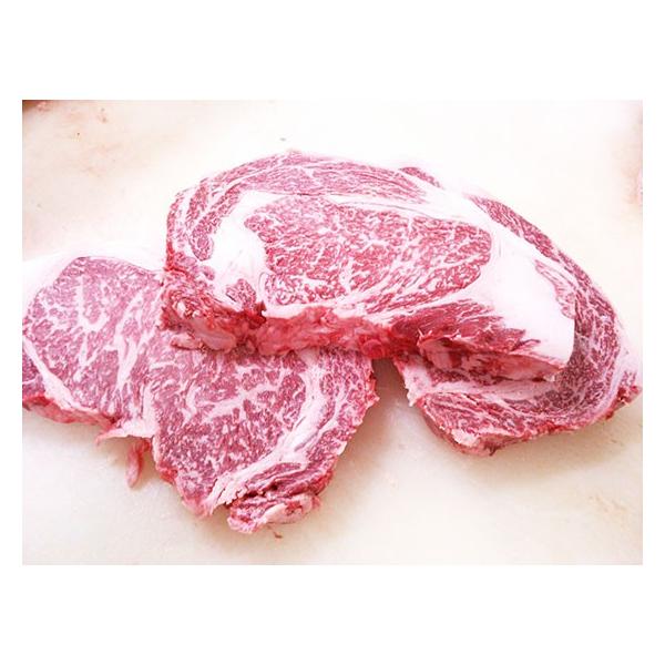 ☆和牛ステーキ☆褐毛和牛【いけだあか牛】リブロース、サーロインを使ったステーキ商品です。貴重ないけだあか牛の1ポンドステーキです。約450ｇに肉厚にカットしてあります。当店で販売中のいけだあか牛サーロインステーキより肉厚で、食べ応えがありま...