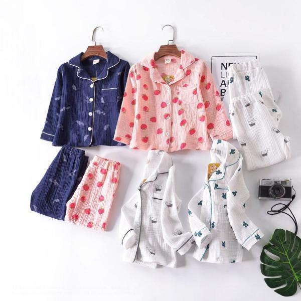 ふんわりとした素材が肌に心地良い、お子様向けルームウェア。豊富なデザインからお好みを選んでくださいね。サイズ展開豊富なので、姉妹や兄弟のお揃いにも。薄手なので、春?秋はもちろん、夏のエアコンが効いた部屋でも活躍します。お泊り保育やお友達との...