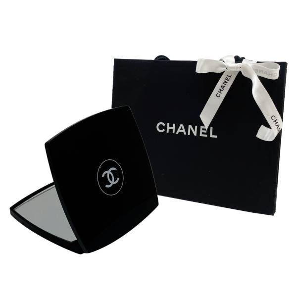 【ブランド】CHANEL / シャネル【商品名】CHANEL ミロワール ドゥーブル ファセット【サイズ】約 縦6.8cm×横6.8cm×厚さ0.8cm【カラー】ブラック※お使いのモニタにより色合いに違いがある場合がございます。【付属品】C...