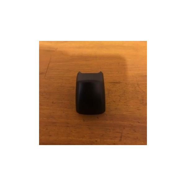 ■A/Tシフトボタン■XC70  V70　S60　XC90　S80MEMO：レザーシフトノブ用こちらの商品は車台番号、年式、グレード等からでは適合部品を判断できません。お手数ですが、現在お客様のお車に装着されている現品を取り外して、下記の写...