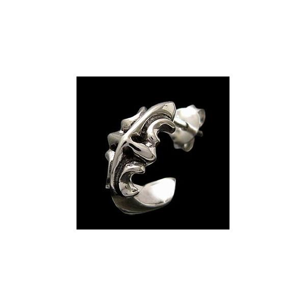 三日月とクロスを融合させたデザインのシルバーピアス。それらには意味がある。「CoexisT」…共存するという意味のこの言葉の頭文字は三日月を表す「Ｃ」、そして最後の文字は十字架の「Ｔ」。世界の人たちが平和で、皆一緒に共存できたら…という思い...