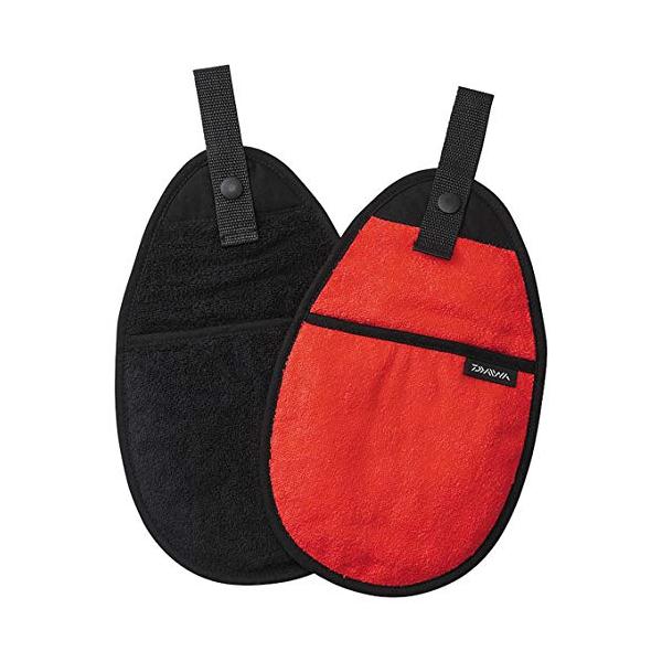 シンプルブラック/ワンサイズ/821179・パッケージ個数:1・カラー:ブラック・袋状ポケットになっているので魚つかみ用としても便利・タオル全長29.5cm、ポケット全長17cmで手を入れ易い設計・ヒモ部分をベルトに引っかけて留めるとちょう...